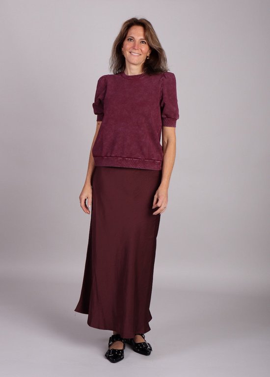 Bordeaux rode lange satijnen rok Maila - mbyM | bol