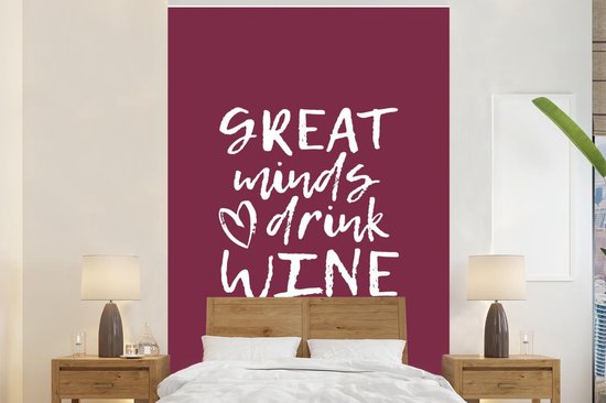 Behang - Fotobehang Wijn quote Great minds drink wine met paarse ...