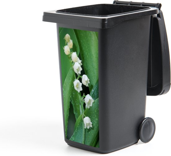 Container sticker De vele waterdruppels op het Lelietje van Dalen ...