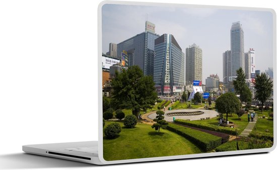 Laptop sticker - 15.6 inch - Groene natuur midden in de Chinese stad ...