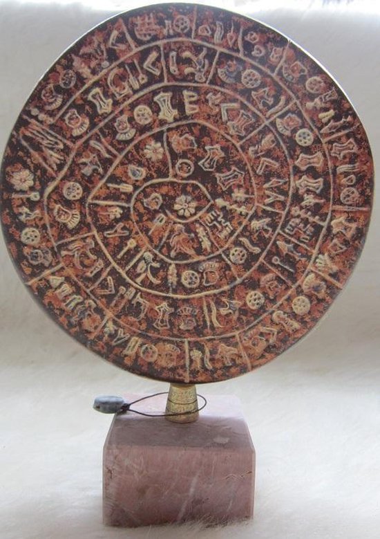 Copy van De schijf van Phaistos, ook wel bekend als discus van Phaestus ...