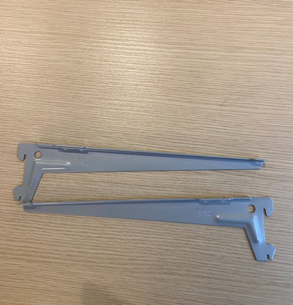 Set van 2 Plankdragers grijs diepte 28 cm inhaakbaar in de wandrails ...