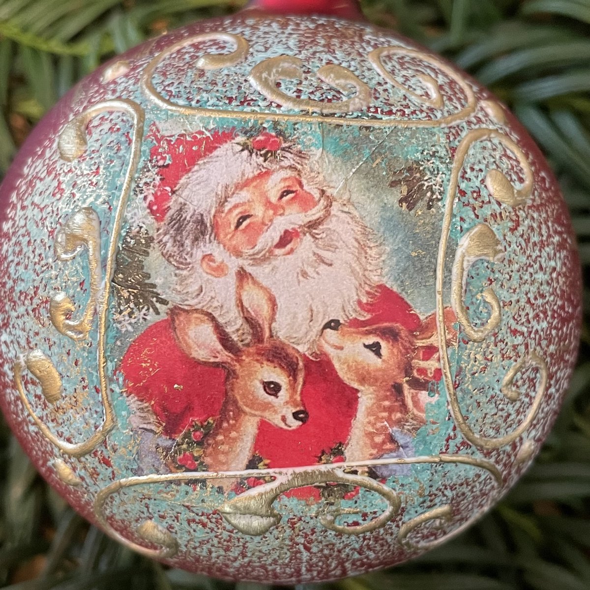 Klassieke Rode Kerstballen met Schattige Kerstman en Rendieren - doosje ...