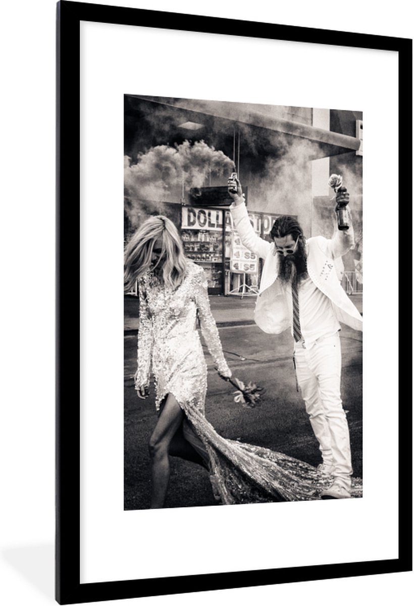 Posters - Koppel - Feest - Jurk - Las Vegas - Zwart wit poster - Kader ...