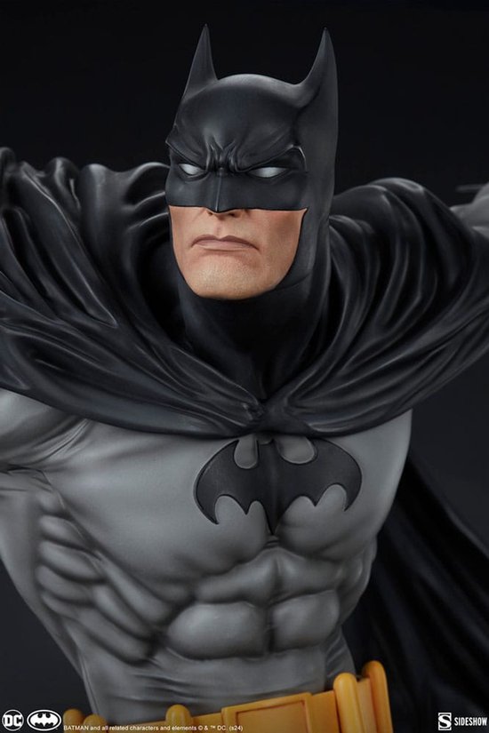 Sideshow Collectibles DC Comics Premium Format Statue Batman (Black ...