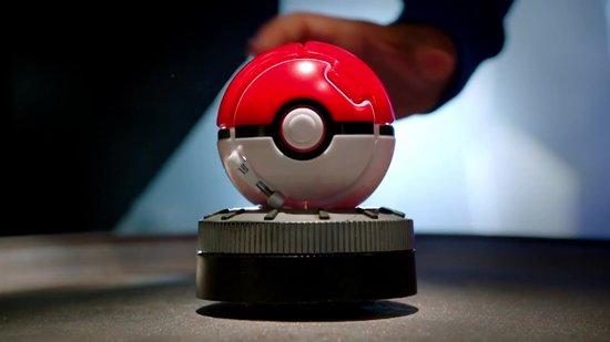 Pokemon Throw'n Pop Pikachu + PokeBall | bol.com