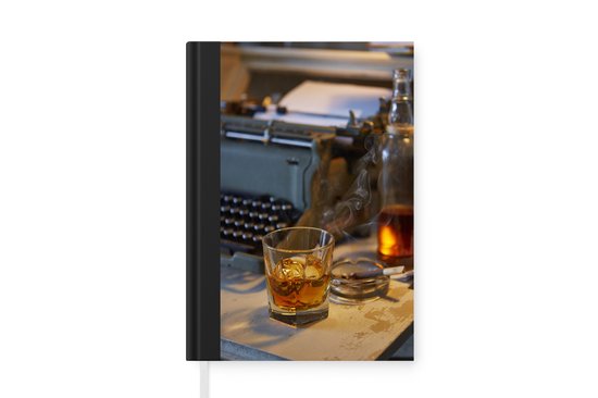 Carnet - Cahier d'écriture - Machine à écrire - Whisky - Cigare ...