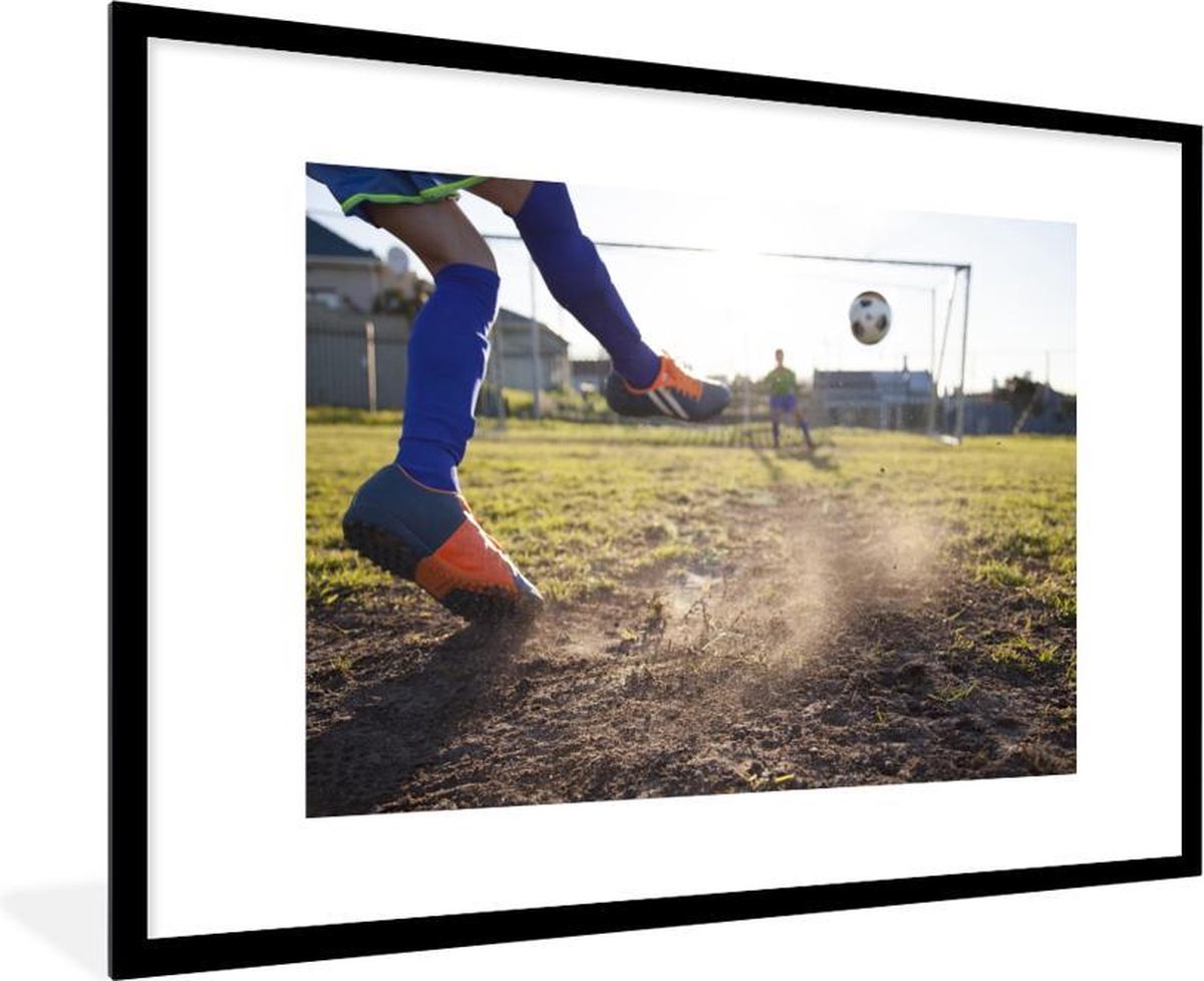 Fotolijst incl. Poster - Jongen schiet op doel - 120x80 cm ...