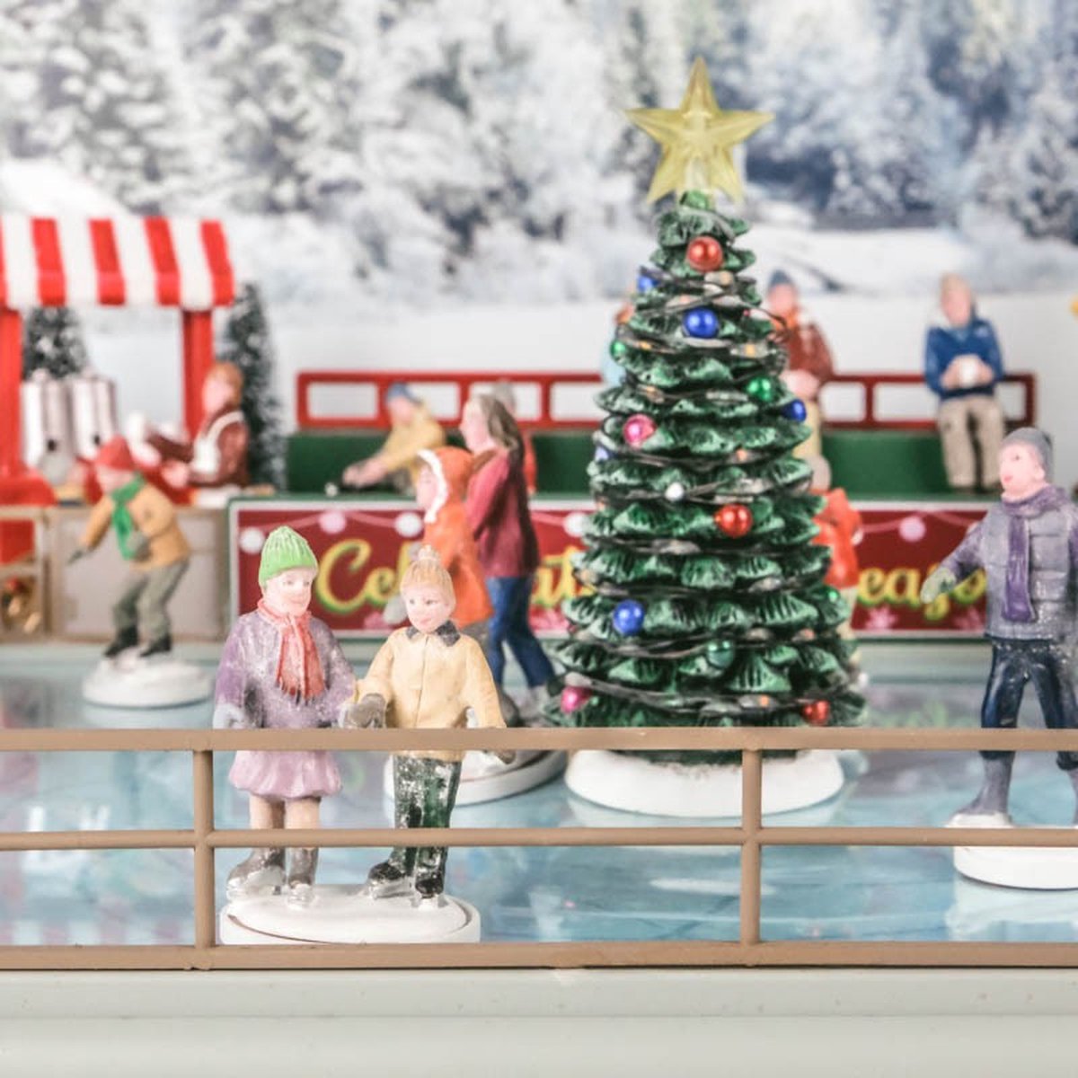 Lemax - OUTDOOR SKATING RINK, WITH 4.5V ADAPTOR - Kersthuisjes ...