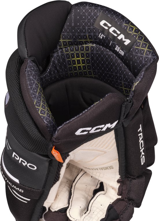 Handschoenen Zwart/Wit Volwassenen CCM Tacks XF - - Volwassenen | bol