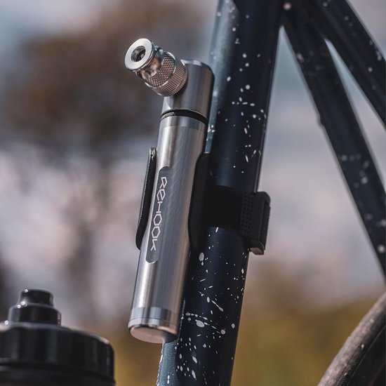 De Mini Universele Fietspomp voor Fietsers - Fietspomp met Presta- en... | bol