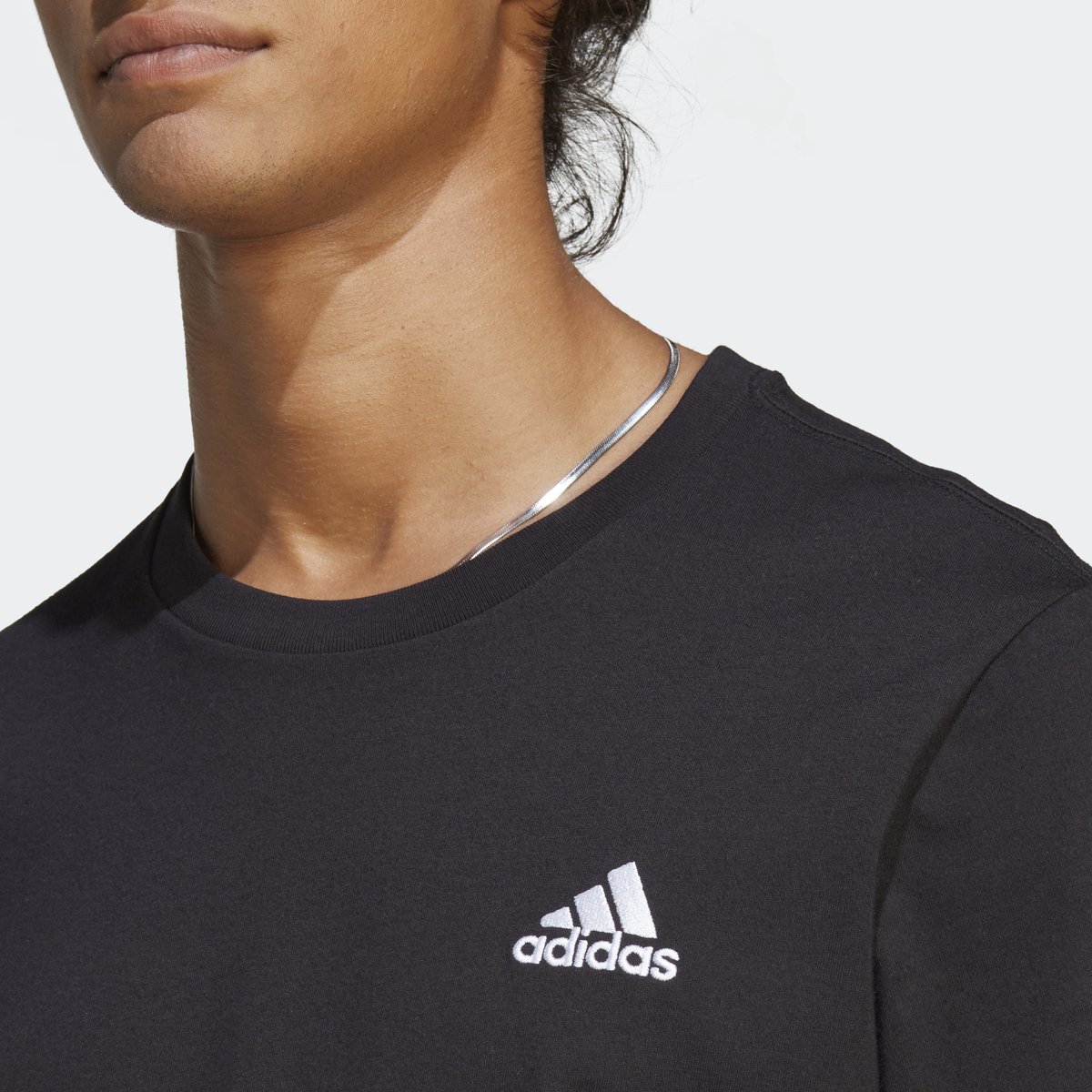 adidas Sportswear Essentials Single Jersey Geborduurd Small Logo T ...