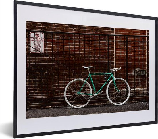 Fotolijst incl. Poster - Groene fiets bij het hek - 40x30 cm ...
