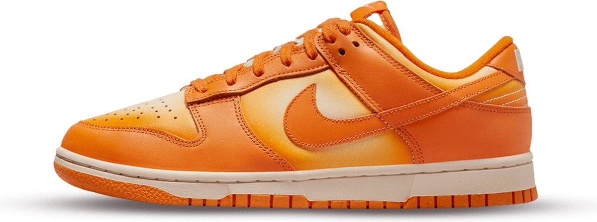 Nike Dunk Low Magma Orange | bol.com