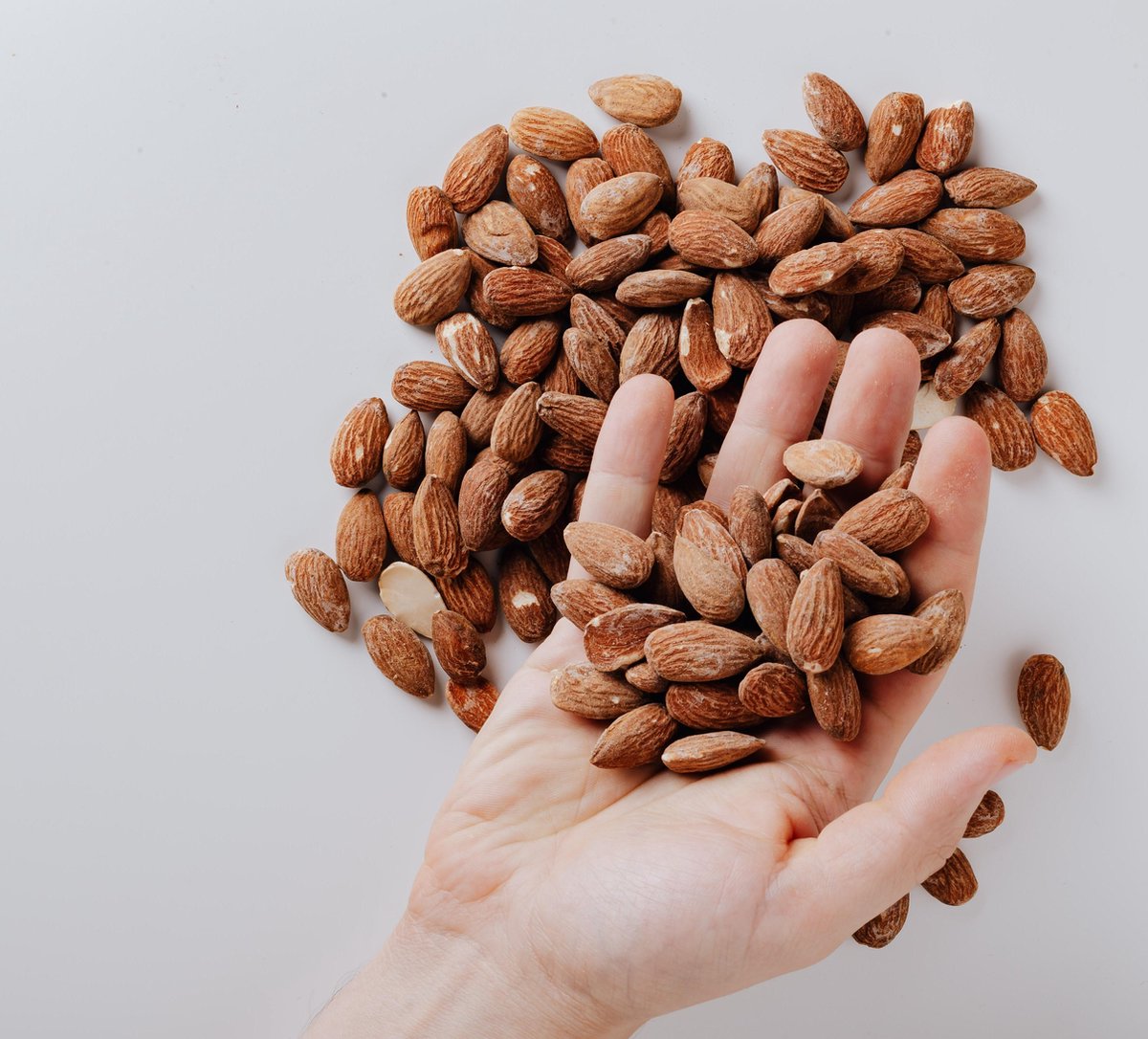 Kuusi Scrub Roasted Almond 5 liter | bol.com