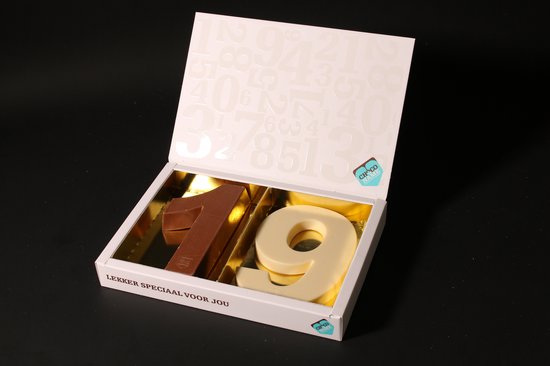 Chocolade Cijfers Verjaardag & Jubileum Cadeau 19 gemengd melk & wit | bol