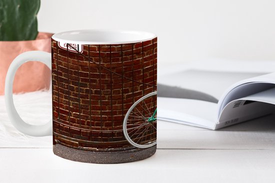 Mok - Koffiemok - Groene fiets bij het hek - Mokken - 350 ML - Beker ...
