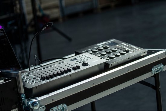 Ayra OSO 240B MKII DMX lichtsturing | bol