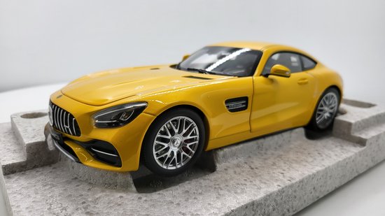 Mercedes-Benz AMG GT-S Solarbeam , Geel metallic 1:18 Norev | bol.com
