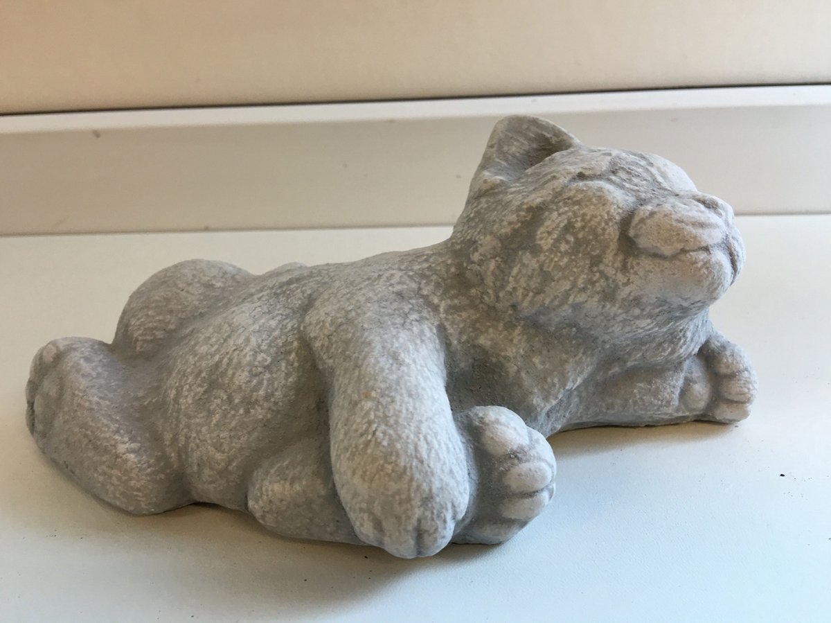 Katten sculptuur, liggende kat, vol steen | bol.com