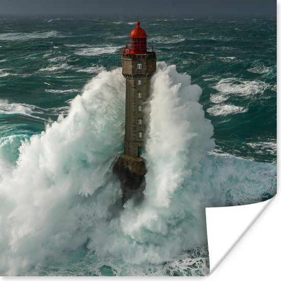 Poster De Franse Vuurtoren van la Jument in een krachtige storm - 100x100 cm XXL | bol