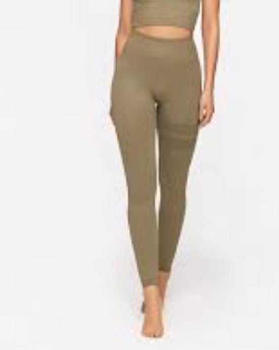 Stronger - Embrace Seamless Rib Tights - Sport Tights - Dames - Groen ...