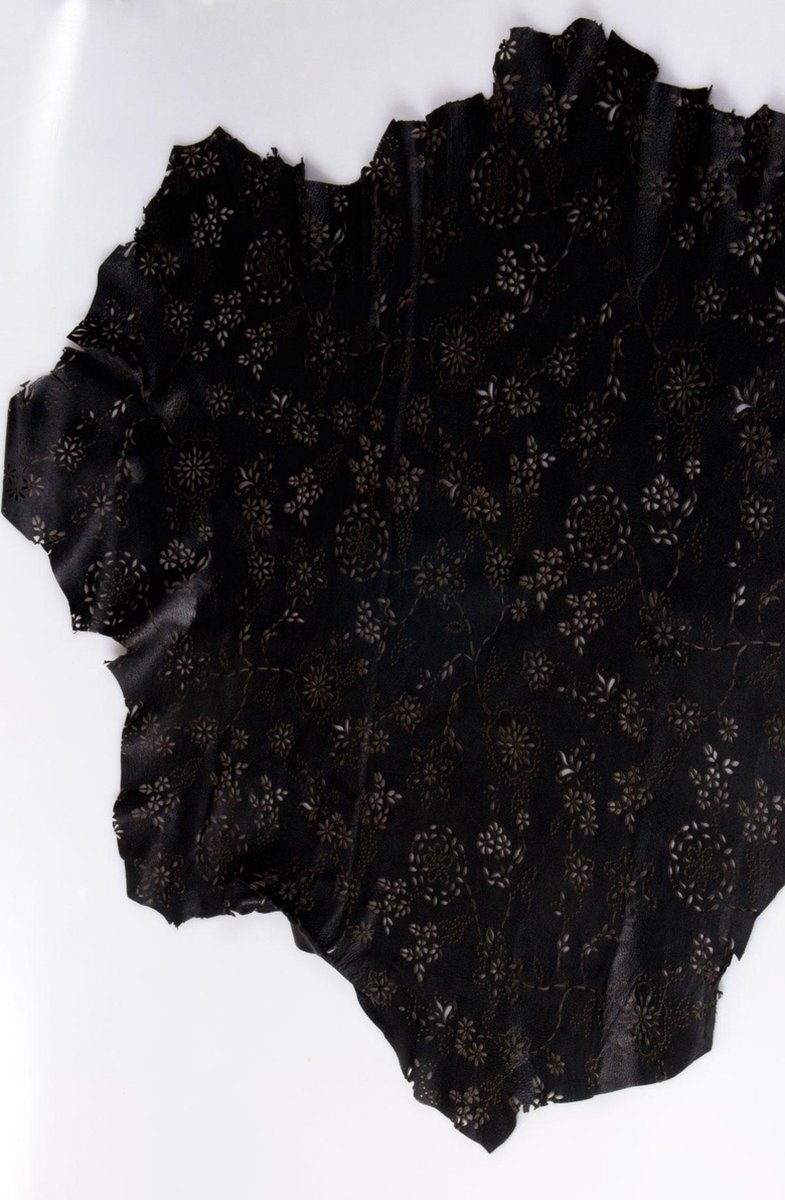 Leren lap met uitgelaserd bloemmotief echt leder vel | bol.com