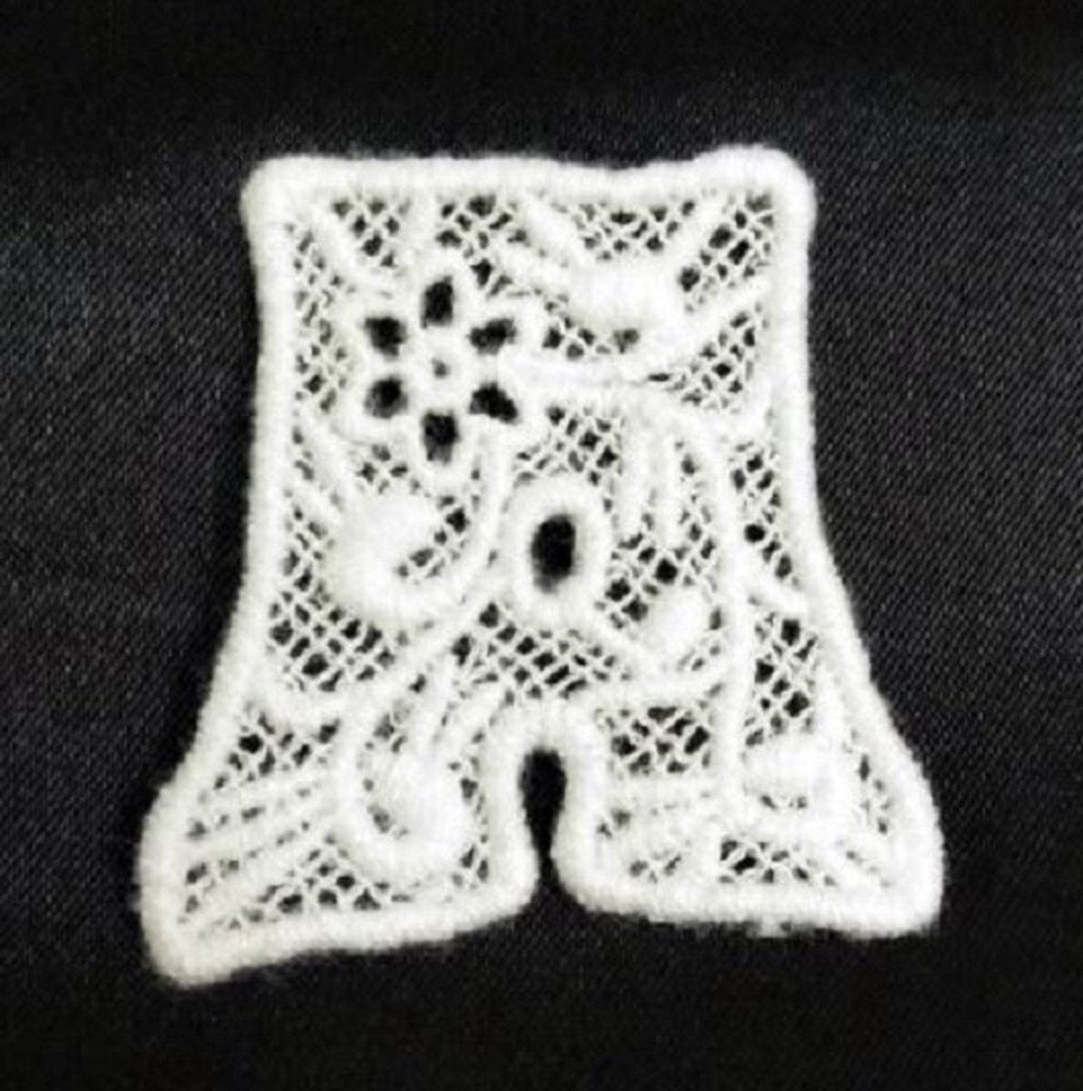 Kanten Applicatie Alfabet - 4,5 CM hoog - Wit Kant - Letter A | bol.com