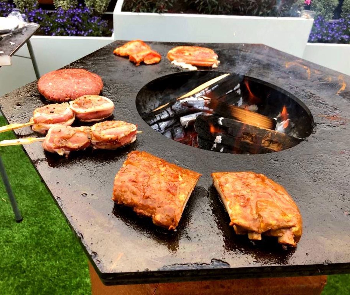 Modèle de table de barbecue de qualité supérieure Iron Fire | bol.com