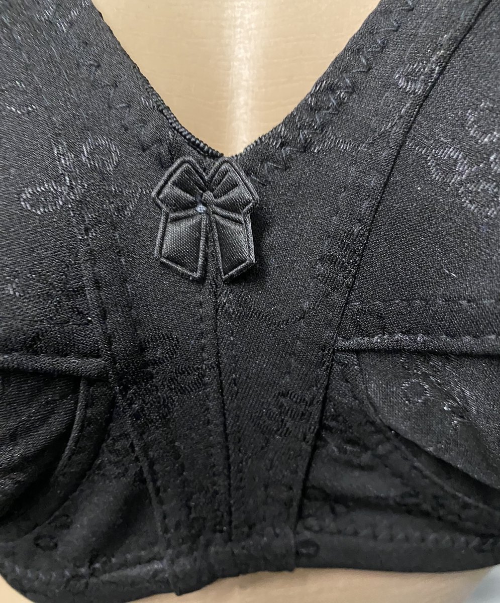 Dames niet voorgevormd beugeloze bh 105D 52/120 zwart | bol.com