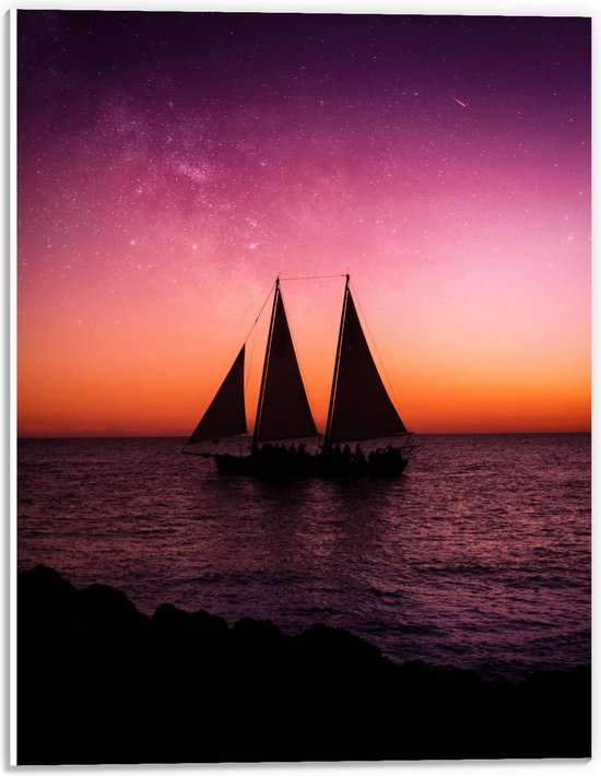 WallClassics - PVC Schuimplaat- Zeilboot op Zee met paars gele Lucht ...