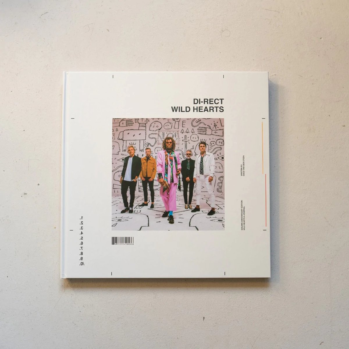 DI-RECT | Wild Hearts - A Journal Golden Anniversary Edition Boek ...