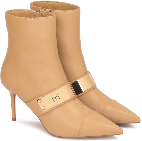 Leren enkelhoge laarsjes met een grote metalen versiering | bol.com