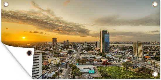 Schuttingposter Zonsopkomst boven wolkenkrabbers Recife in Brazilië ...