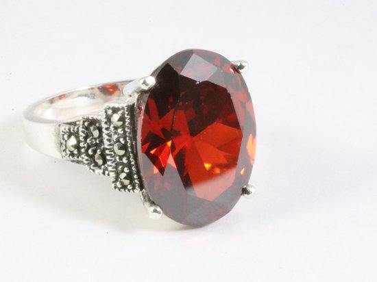 Zware zilveren ring met granaat en marcasiet - maat 17 | bol