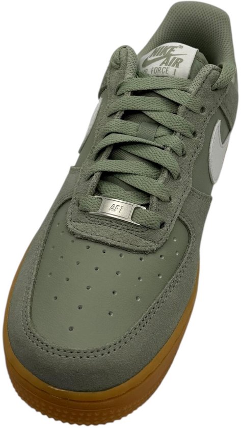 Nike - Air force 1 '07 LV8 - Sneakers - Heren - Groen/Wit - Maat 39 | bol