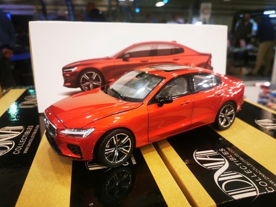 Volvo S60 Limousine 2020 Rood Metallic 1-18 Paudi Models | bol