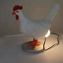 Grappige kip lamp - Ei leggen tafellamp - USB - 15.5 x 14 x 6 cm | bol