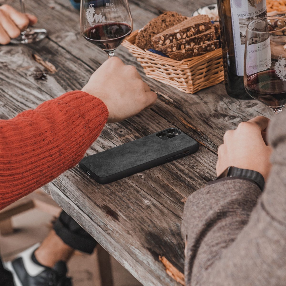 Alcanside Alcantara Backcover Hoesje - Geschikt voor iPhone 13 Pro - Space Grey | bol.com