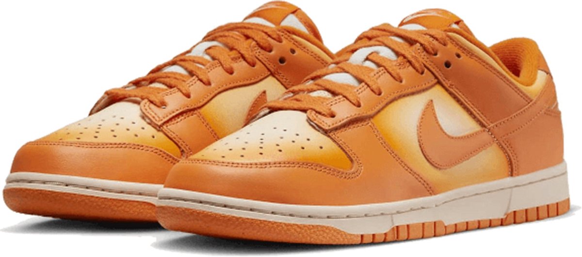Nike Dunk Low Magma Orange | bol.com
