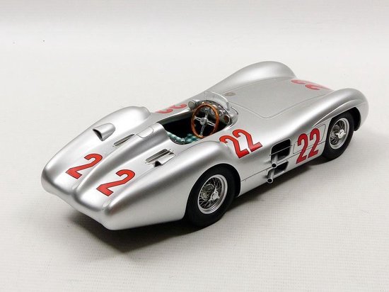 Mercedes-Benz W196 #22 France GP 1954 - 1:18 - CMR Classic Model Replicars | bol.com