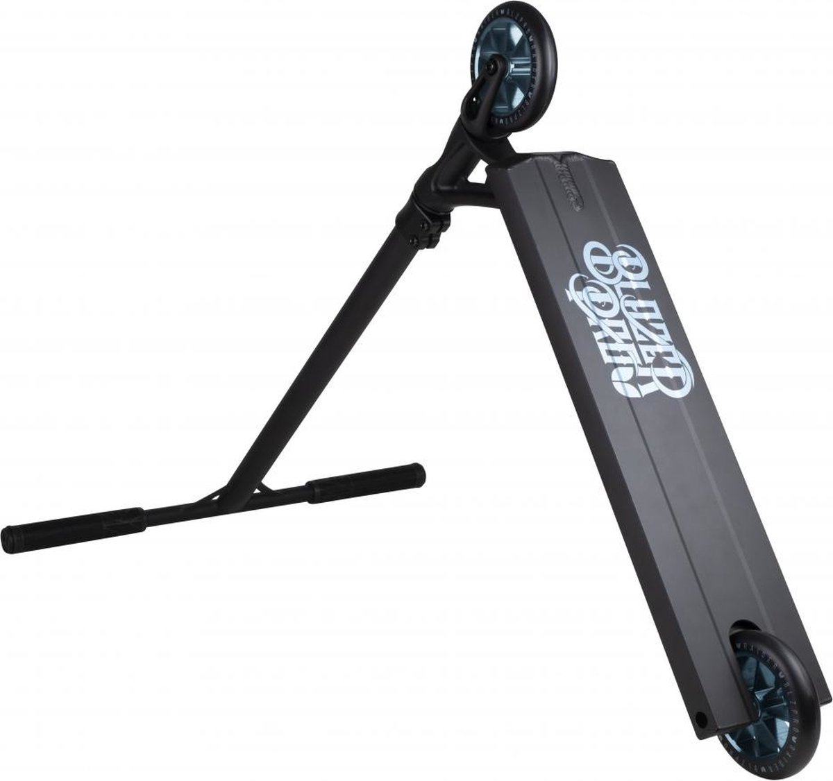 Blazer stuntstep Raider Black blue | bol.com