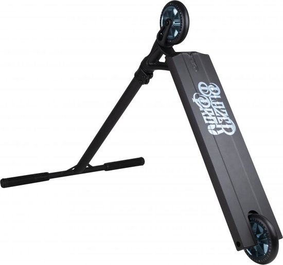 Blazer stuntstep Raider Black blue | bol.com