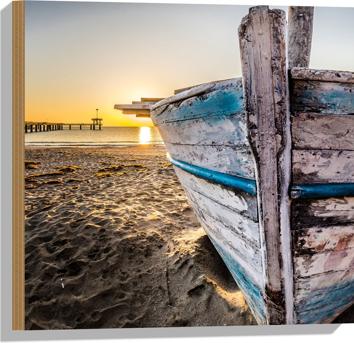 WallClassics - Hout - Zonsondergang achter Gestrande Blauw met Witte ...