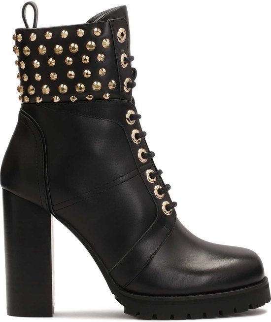 Boots with upper decorated with round rivets | bol