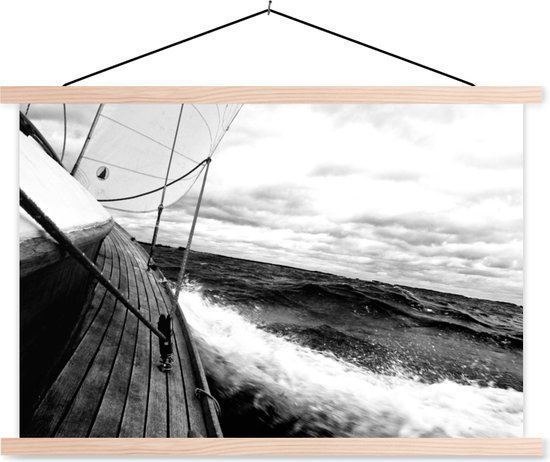 Schoolplaat - Houten zeilboot vaart op zee - zwart wit - 150x100 cm ...
