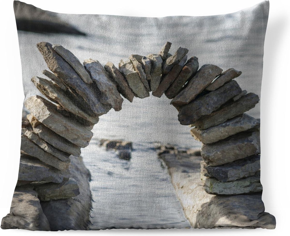 Arche de pierre intérieure - Différents types de pierres forment une ...